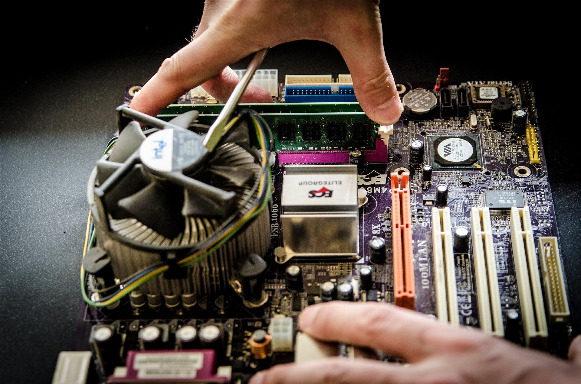 Top tips for selecting refurbished IT equipment - Tec Hut
